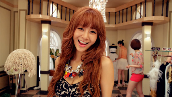 Top Girl – G.Na – KPOPREVIEWED