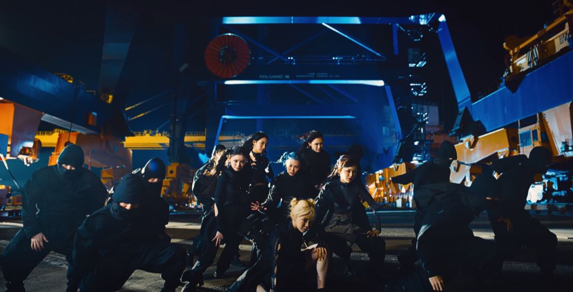 [Review] FIRST – EVERGLOW – KPOPREVIEWED